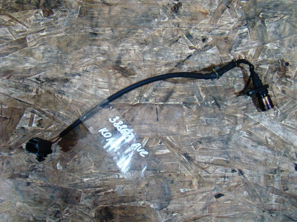 Toyota Avensis 2 Датчик положения коленвала 9091905030