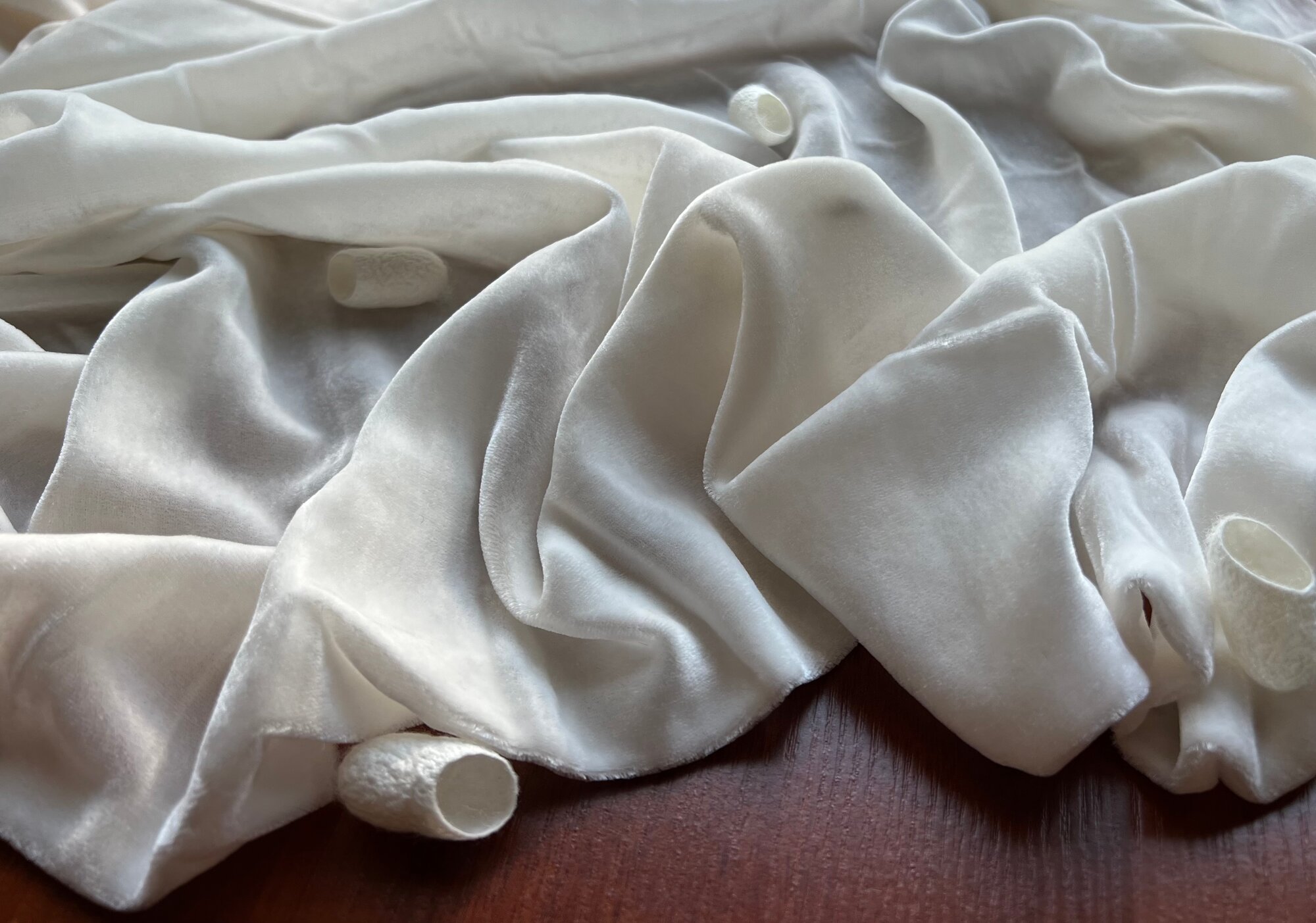 Шелковая бархатная ткань 100% тутовый шелк, 140 см Белый, picture color