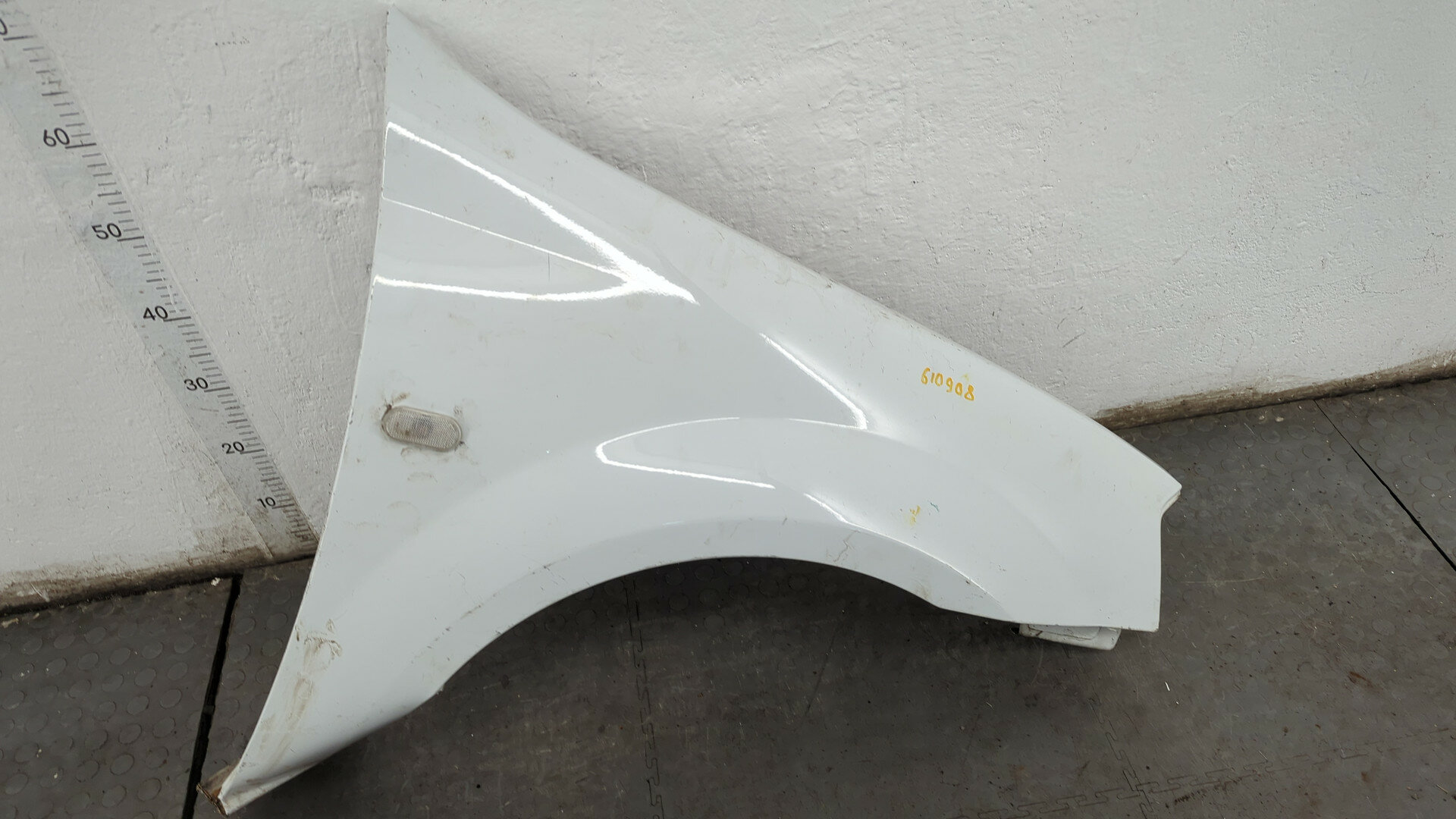 Крыло правое переднее Dacia Logan Б/У