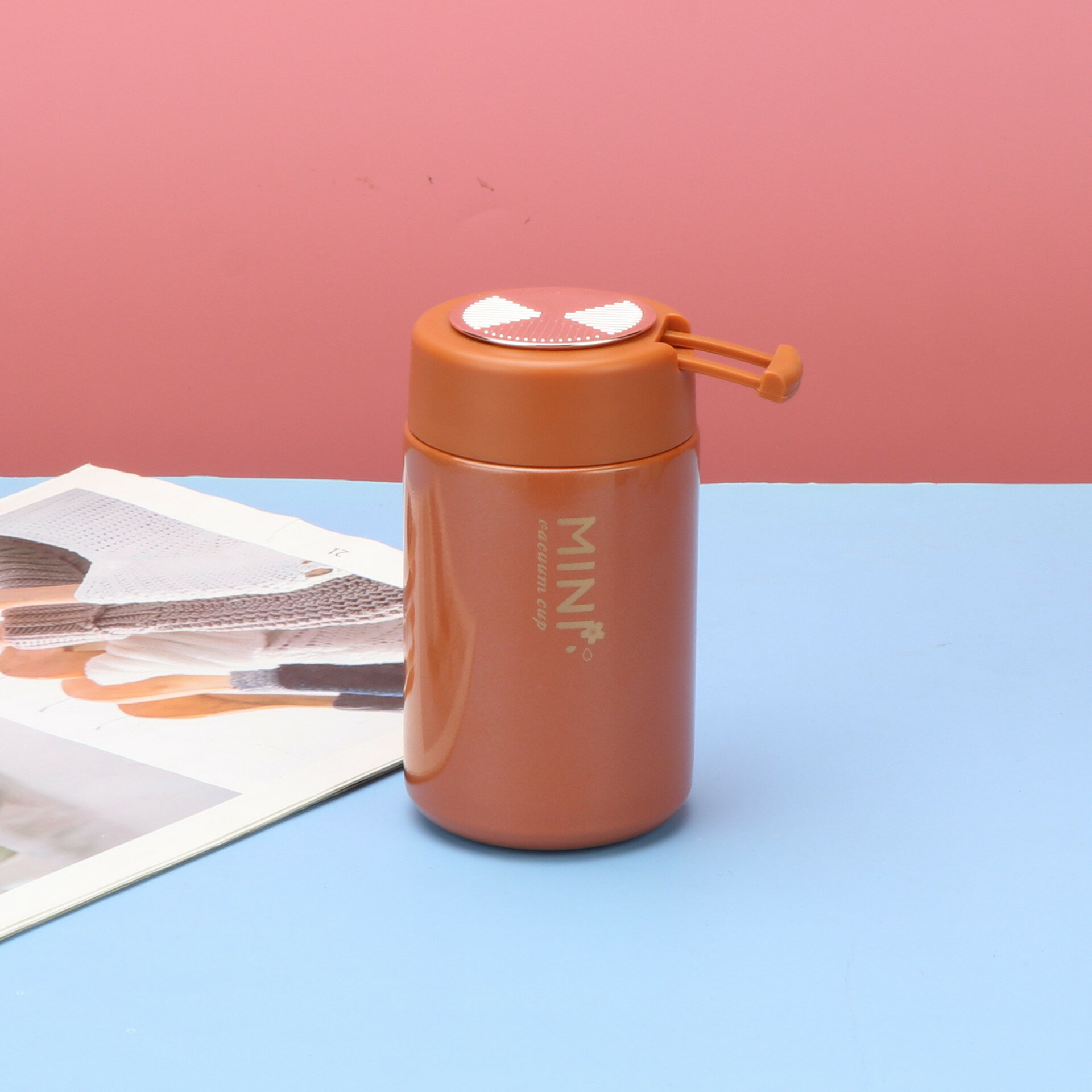 Изолированная кружка из нержавеющей стали для женщин, компактная и портативная мини-кружка, промо-подарок, подарок для студентов, сувенирная кружка для воды