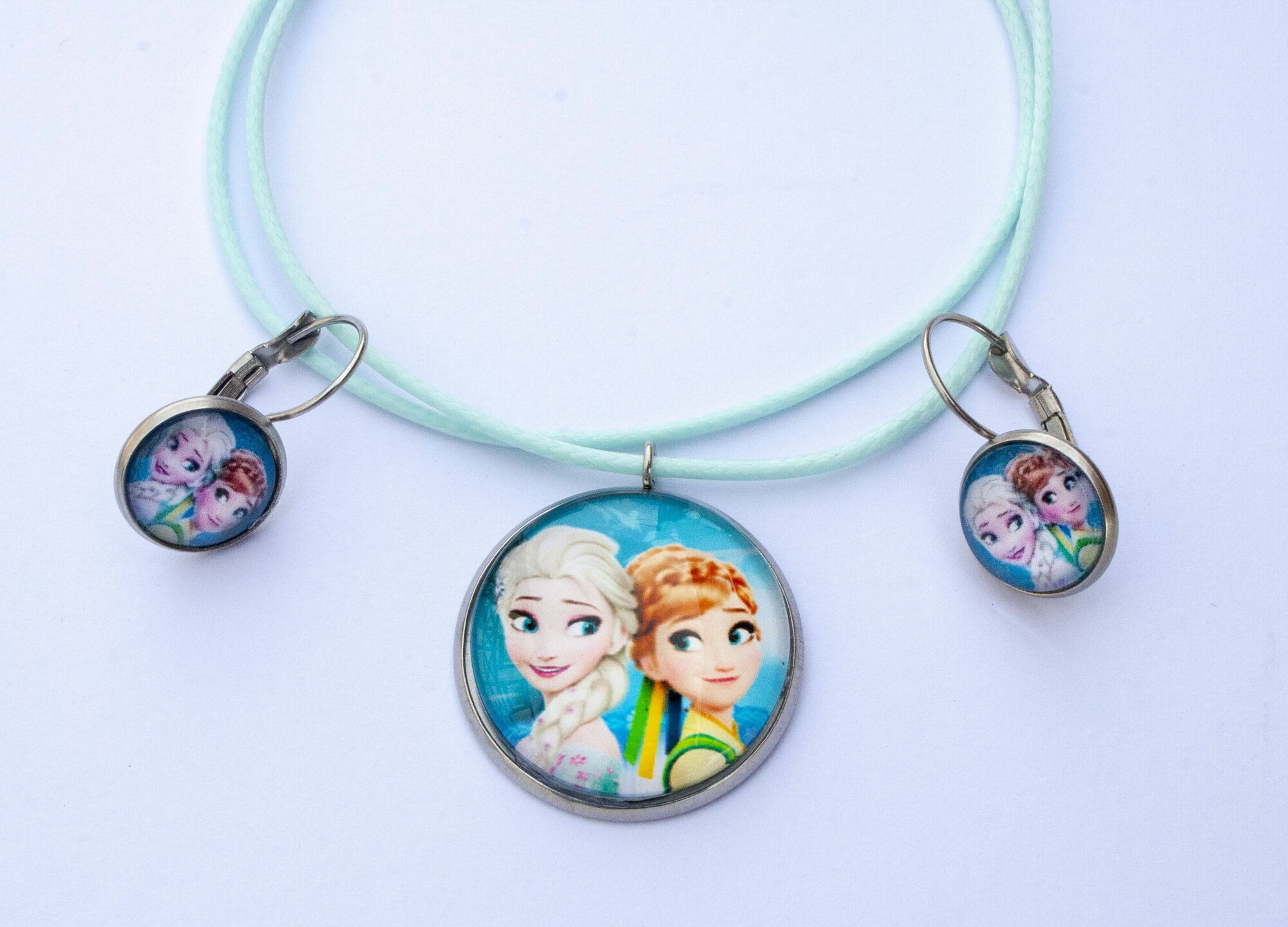 Комплект бижутерии, стекло