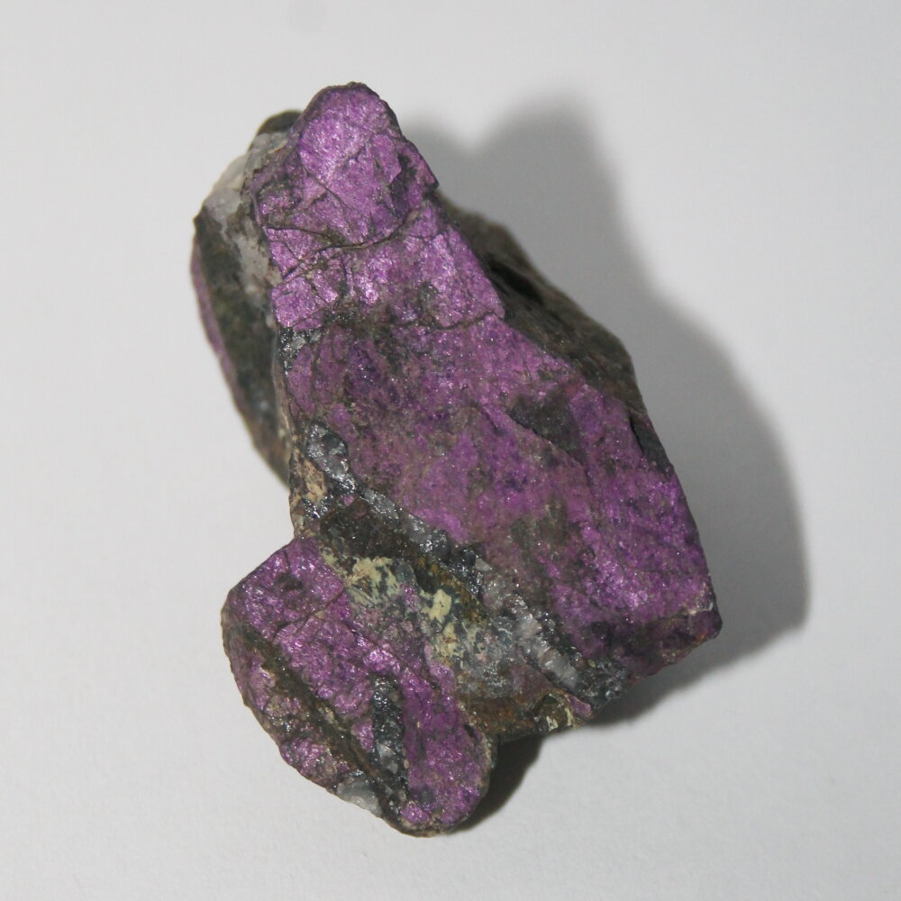 Гетерозит пурпурит, натуральный камень, коллекционный минерал "True Stones"