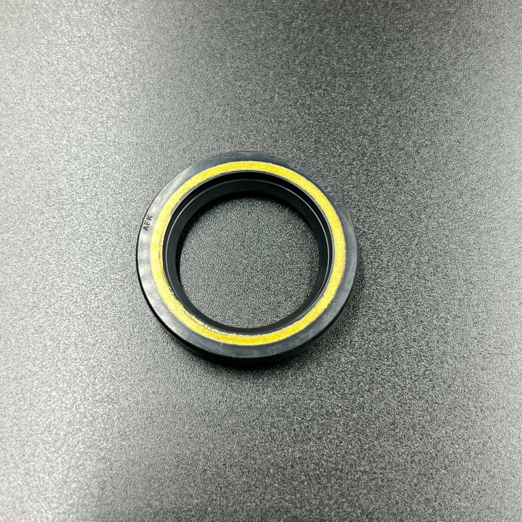 Сальник гребного вала Yamaha F225F-F300D (93101-30004) (30x42x7) (KACAWA)