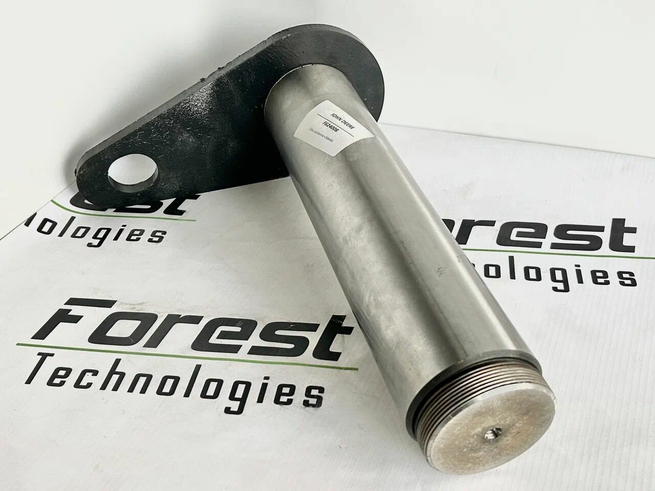 F624008/F624011 Ось стрела - колонна 1110G, 1210G, 1490D, 1510E, 1510G CF7