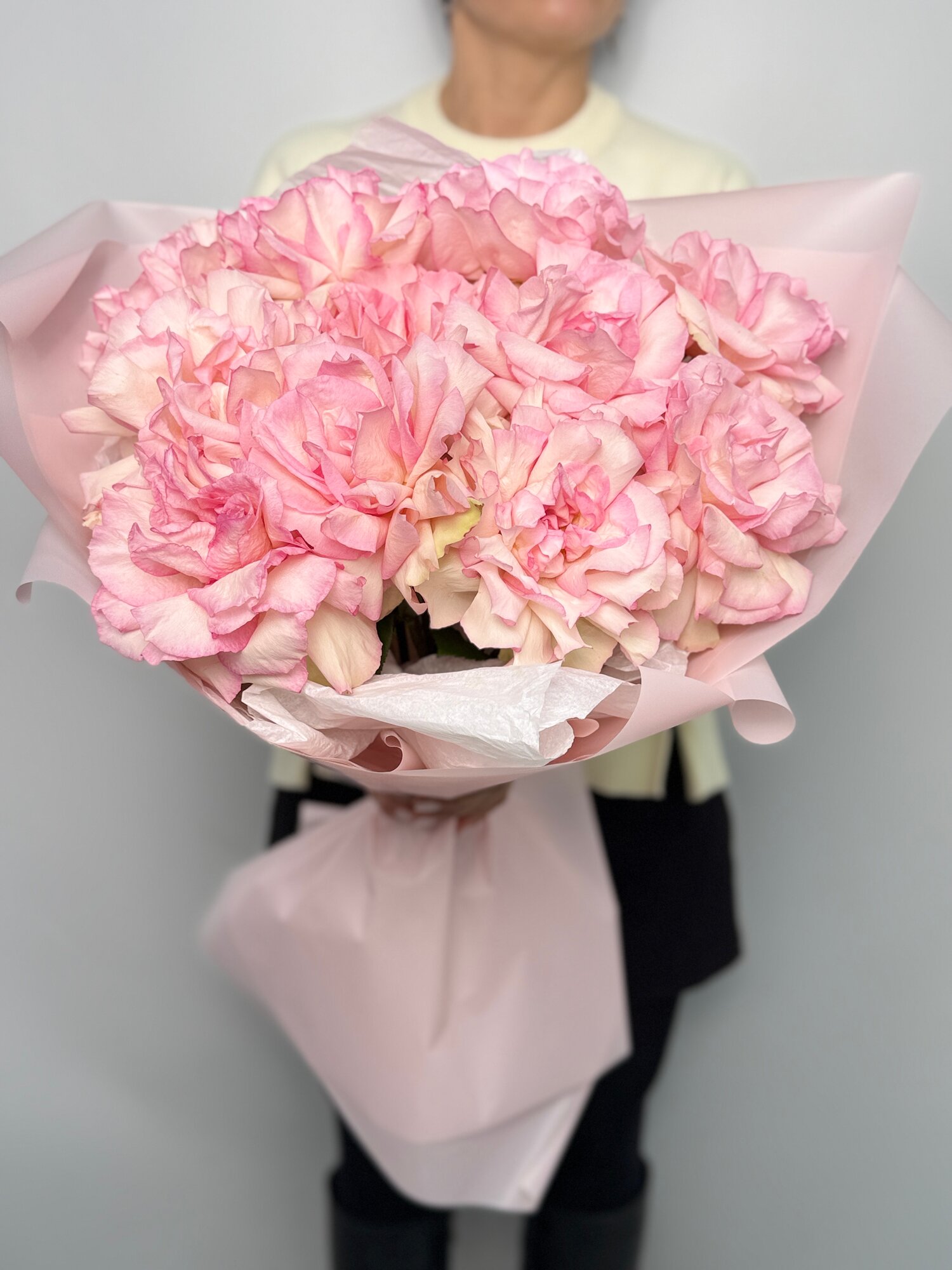 Букет из 11 французских роз Эквадор сорта Эсперанс, записка в подарок