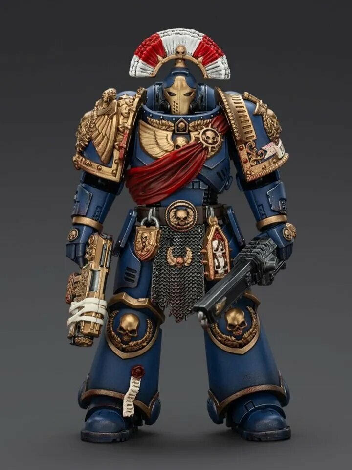 Подвижная фигурка JOYTOY Warhammer 40K 1/18 Action Figures Ultramarines Relic Secundus Armour with Artificer bolt rifle, chainsword and bolt pistol
