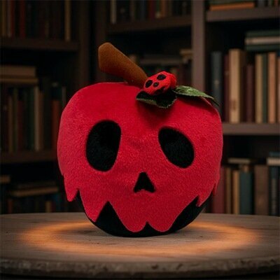 Новая плюшевая игрушка «Отравленное яблоко» на Хэллоуин — красная плюшевая игрушка «Отравленное яблоко».