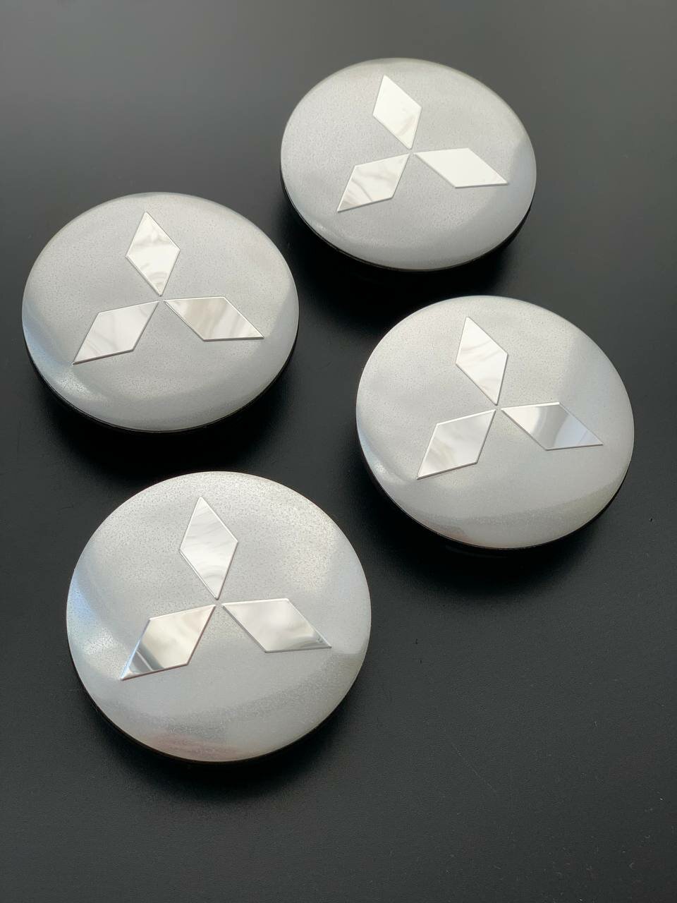 Колпачки на литые диски Скад Митсубиси 56/52мм серебро. Ступичные заглушки на литые диски Skad Mitsubishi 56мм 4шт