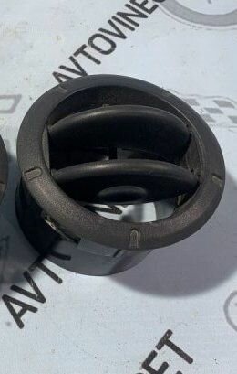 Дефлектор воздуховод Renault Logan цена за штуку! Б/У с пробегом