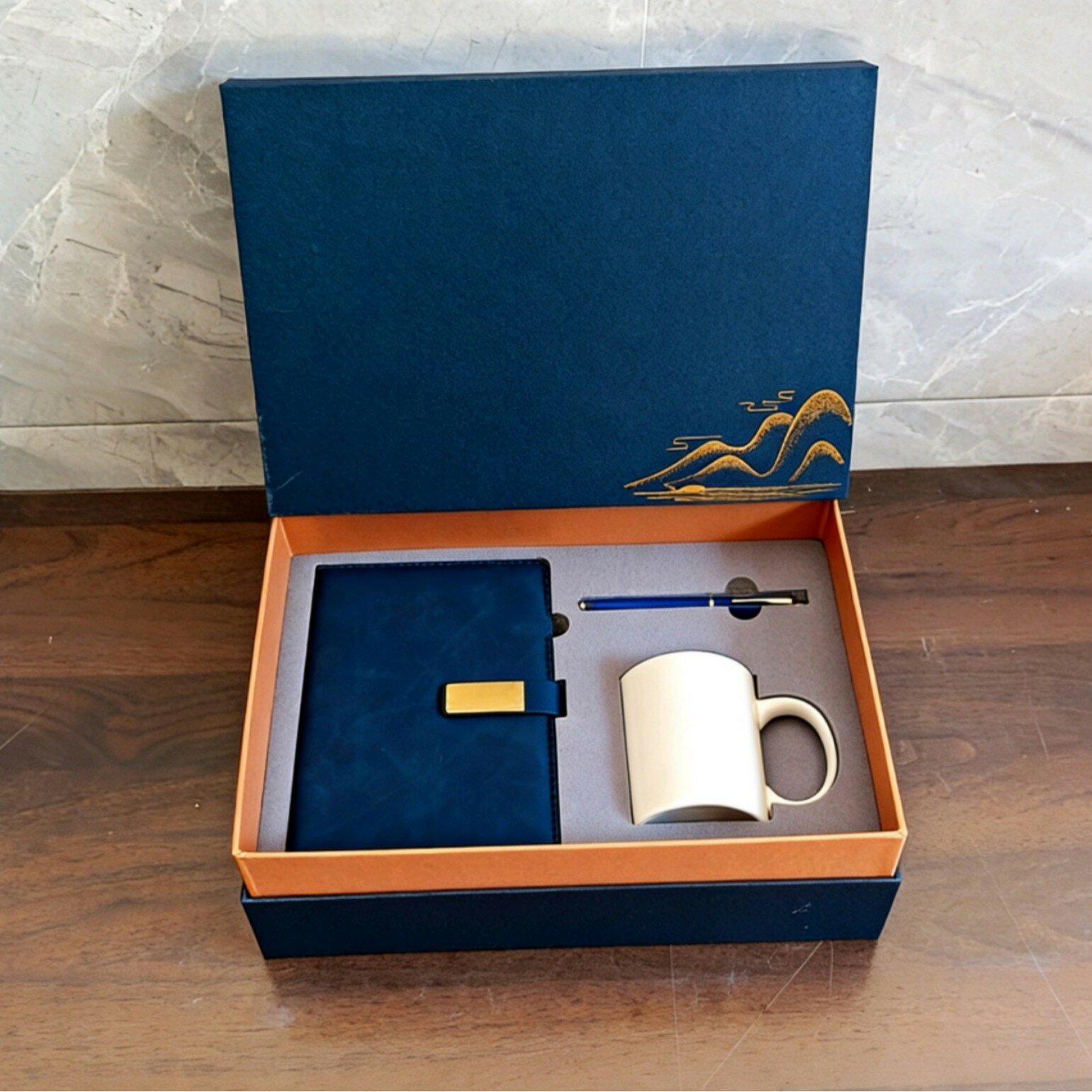 Набор из керамической кружки и блокнота, деловой подарок, сувенир для ежегодного корпоративного собрания, памятный предмет к открытию магазина, корпоративный подарок.