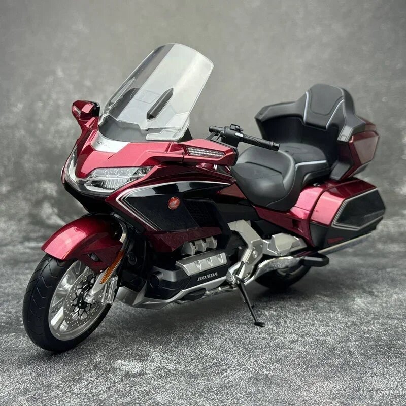 Модель мотоцикла Honda Gold Wing GL800 Black Mamba Red foam box