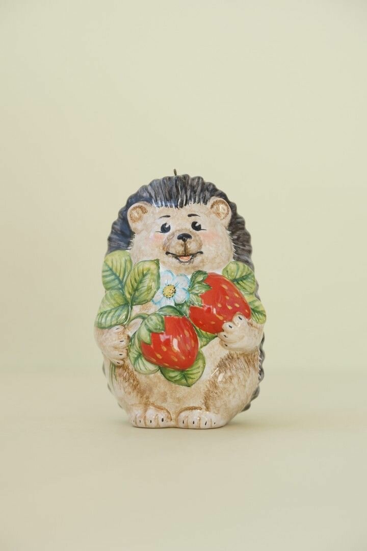 Ёлочная игрушка "Ежик с земляникой". Ярославская майолика. Керамика ручной работы. Сделано в России.