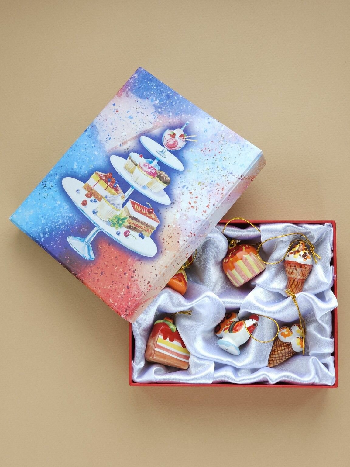 Набор ёлочных игрушек "Мечта сладкоежки". Ярославская майолика. Керамика ручной работы. Сделано в России.