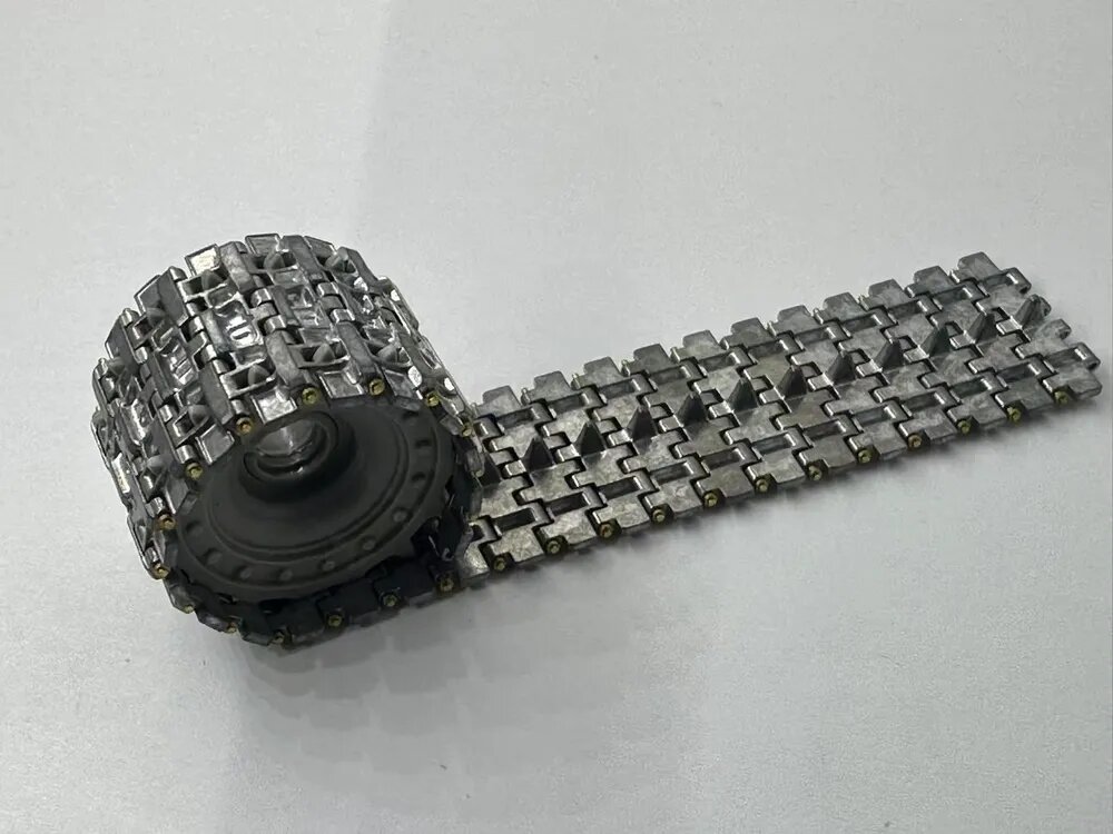 Сборная модель гусеницы для советского танка КВ R-model CZ35019 1/35 из цинкового сплава — фото 1