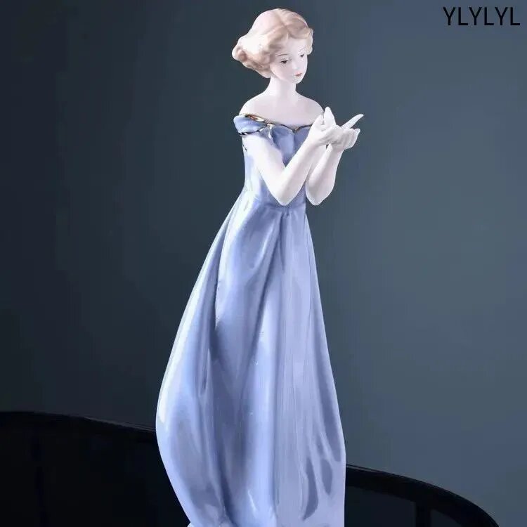 Статуэтка BLUE, девушка с голубем, высота 29.1 см, керамика, декор для дома