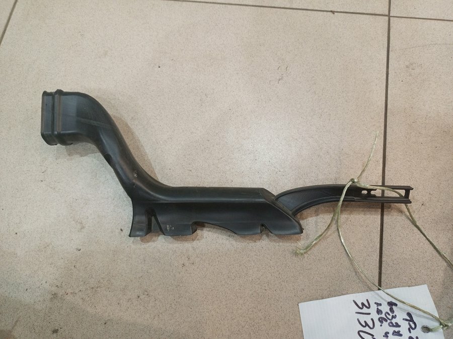 Воздуховод торпедо от Ford Focus 2 2004-2008