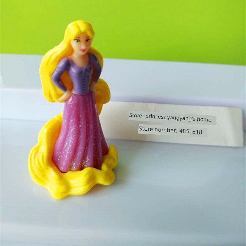 Набор игрушек-яиц Disney Seven Princesses Kinder Fun: 7 фигурок принцесс (Белоснежка, Спящая красавица, Золушка) без