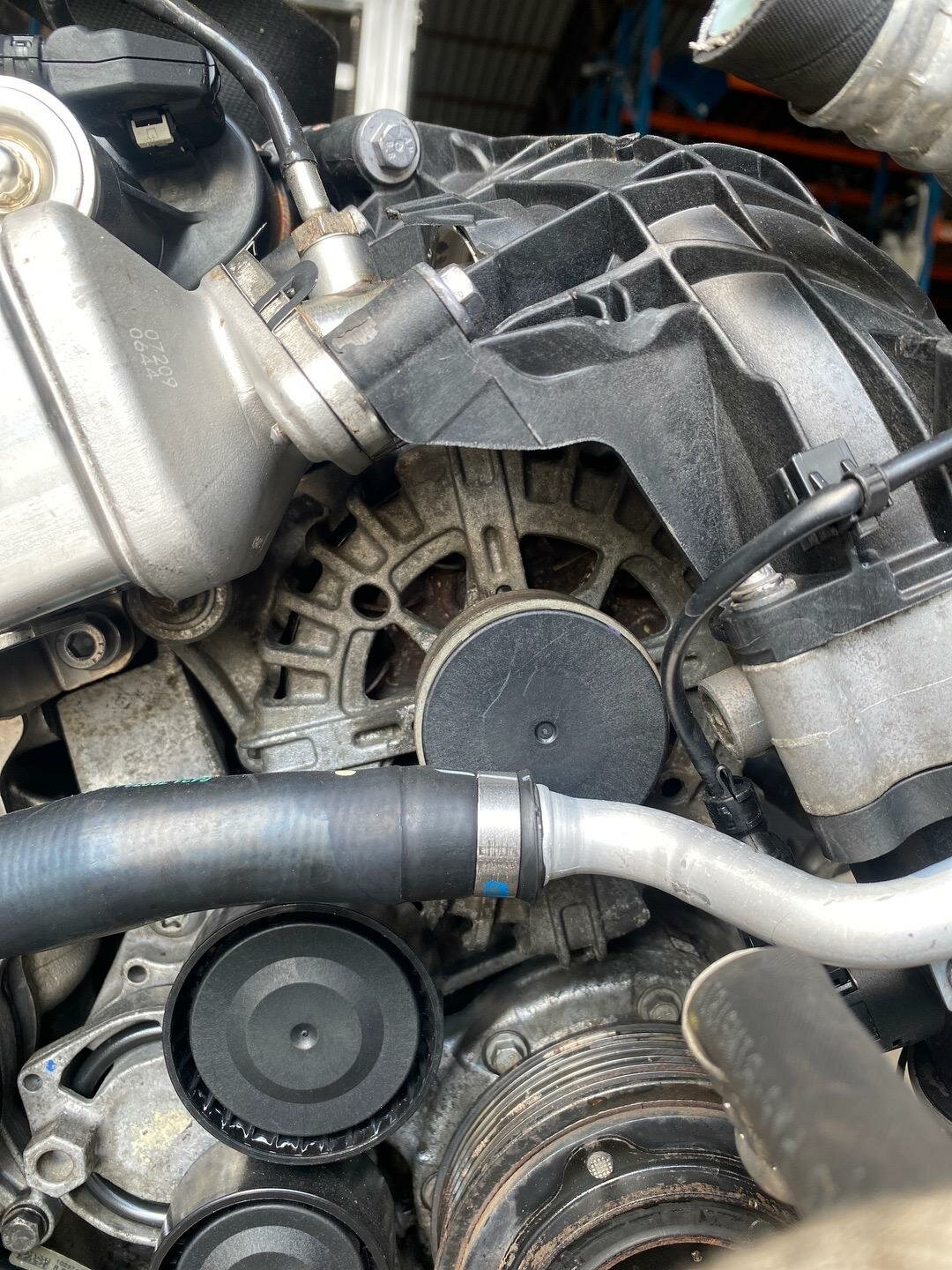 Генератор для BMW 5 F10/F11/GT F07 [рестайлинг] 3.0 OEM 8570672