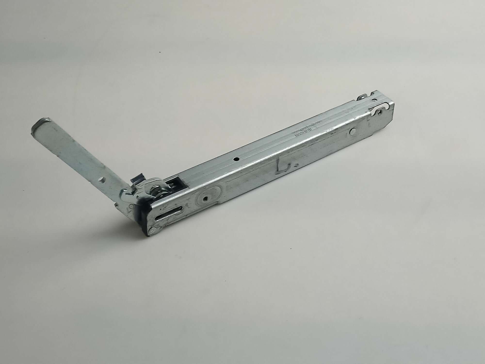 Петля левая, для ДШ Haier HOQ-P16AS5GB