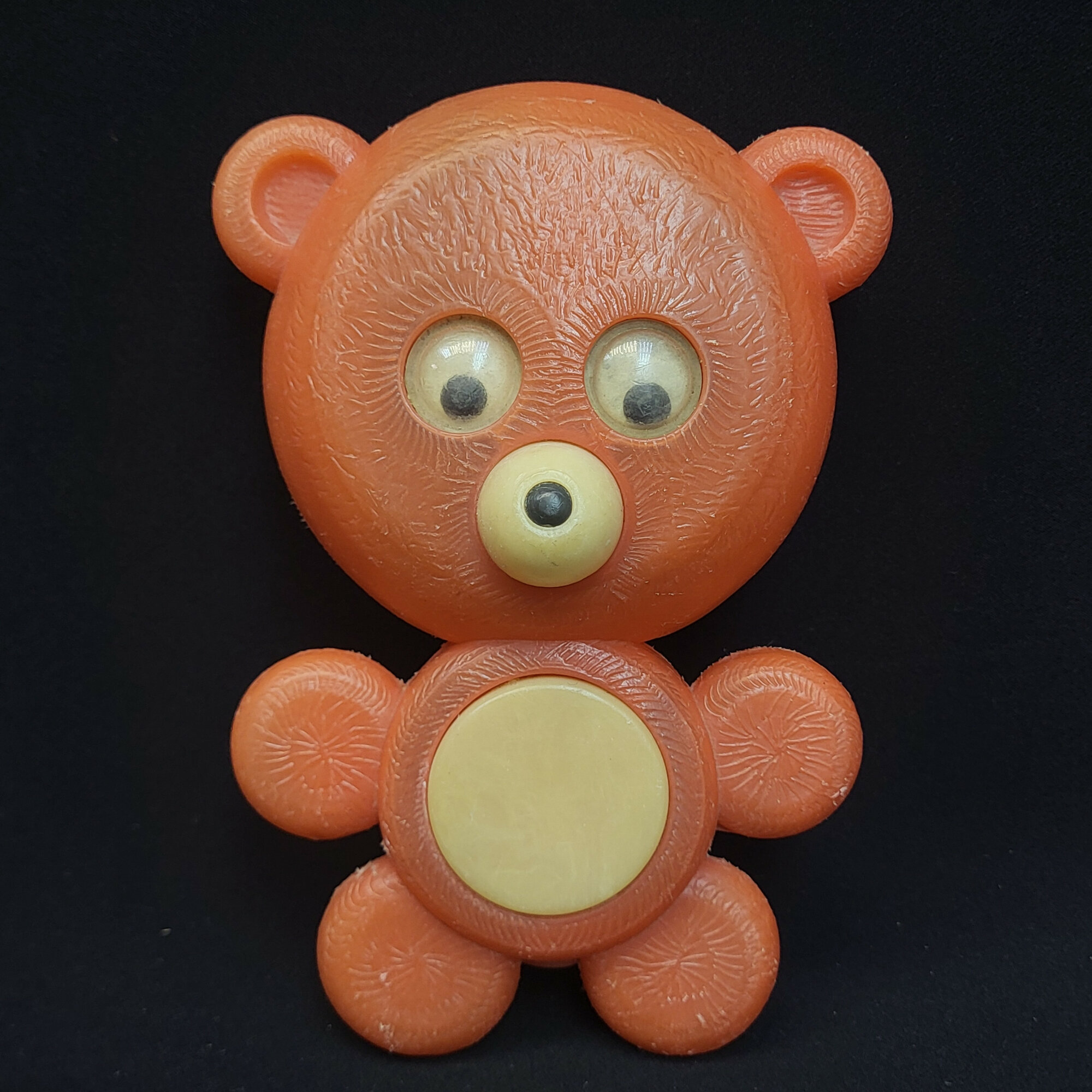 Игрушка винтажная, СССР. Пластмассовый медвежонок с подвижными глазами, подвесная модель
