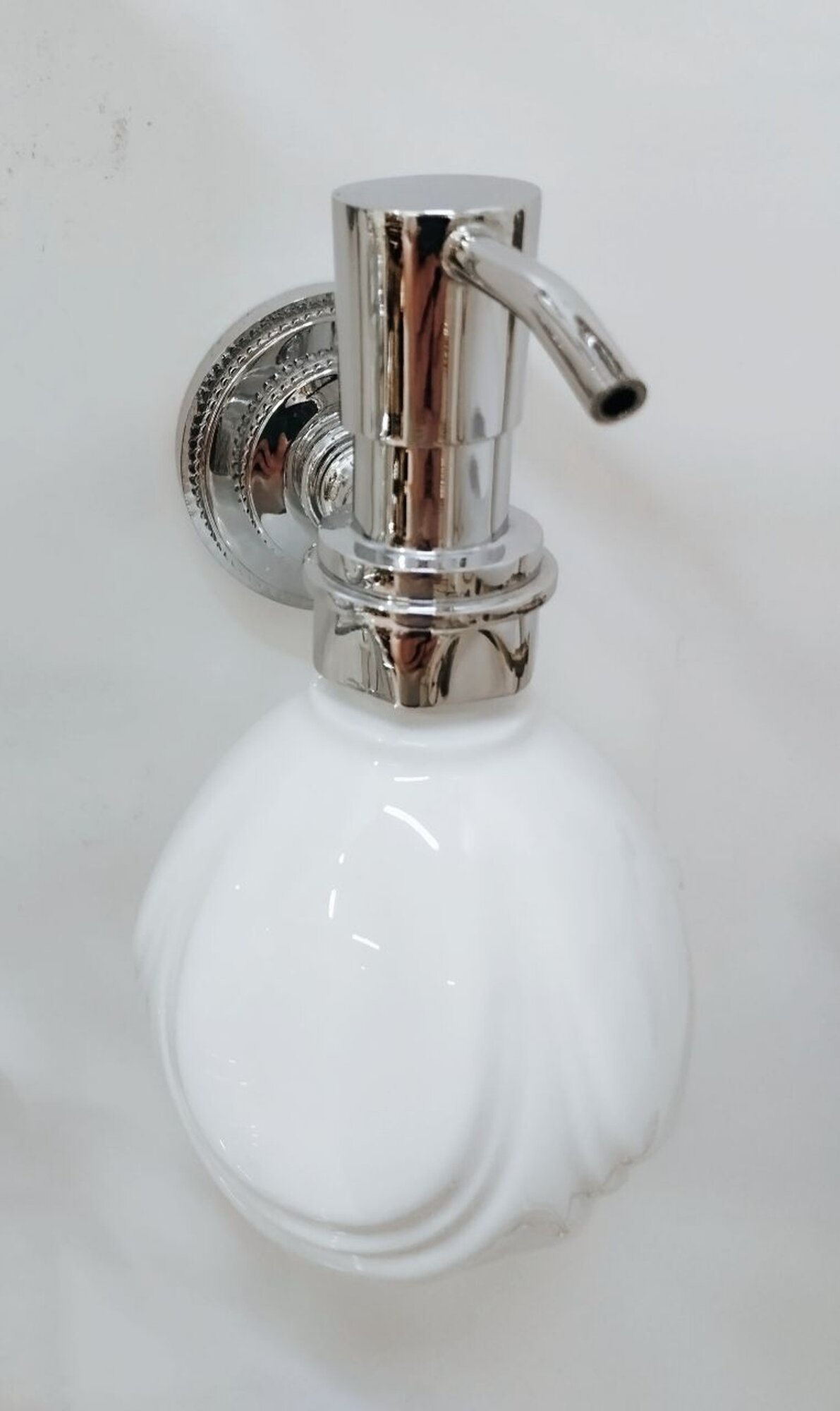 Диспенсер для мыла Classic HR-7, механический, керамический, белый