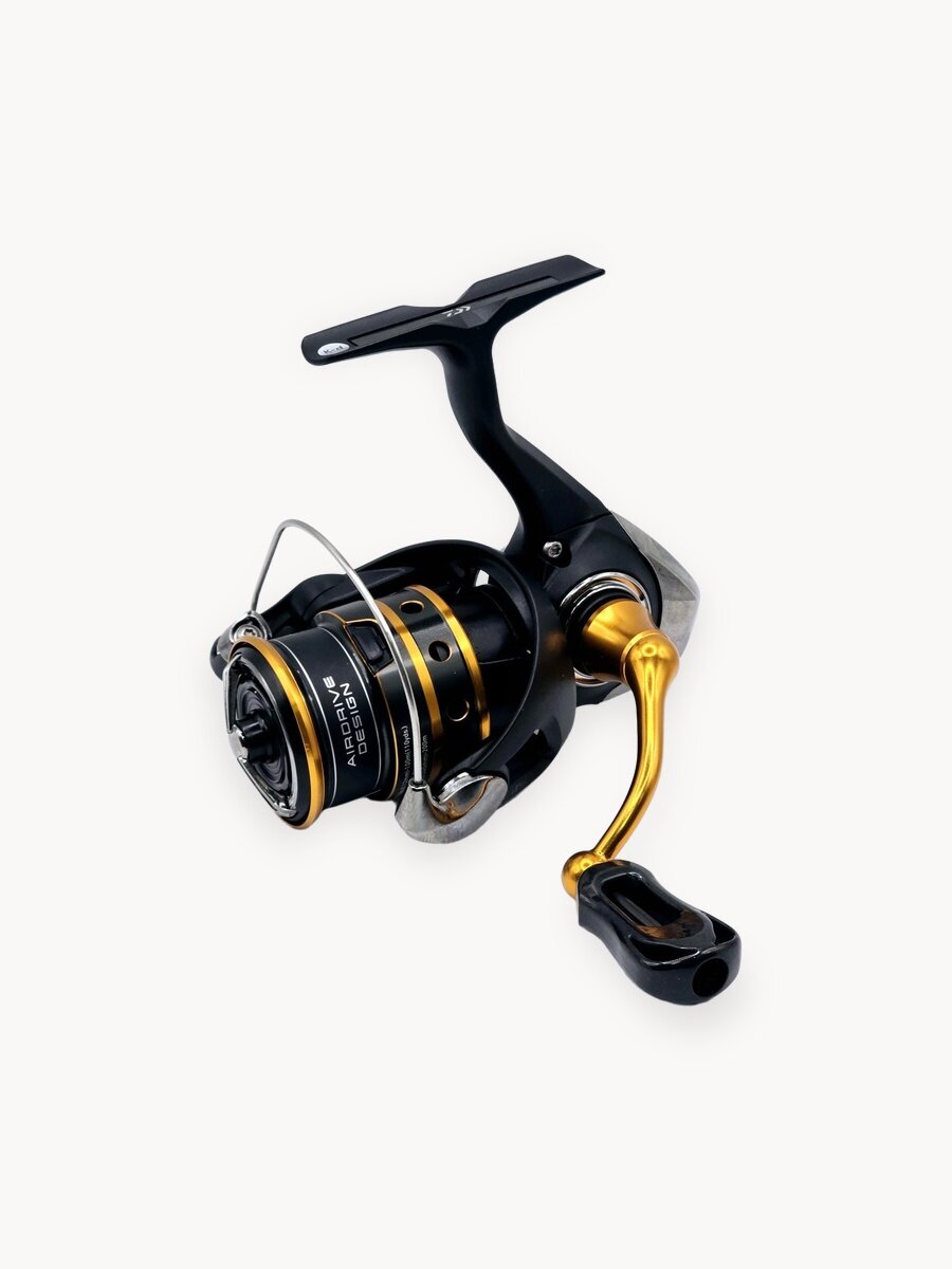 Катушка безынерционная Daiwa "Iprimi LT" 1000 SP (2024 года) вес 170гр, 4.8:1 мелкая шпуля