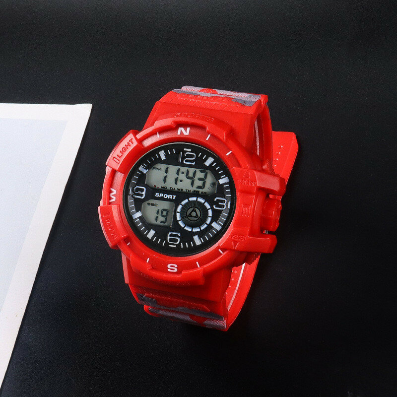 Детские наручные часы цифровые с рисунком и водонепроницаемостью для активного использования красный