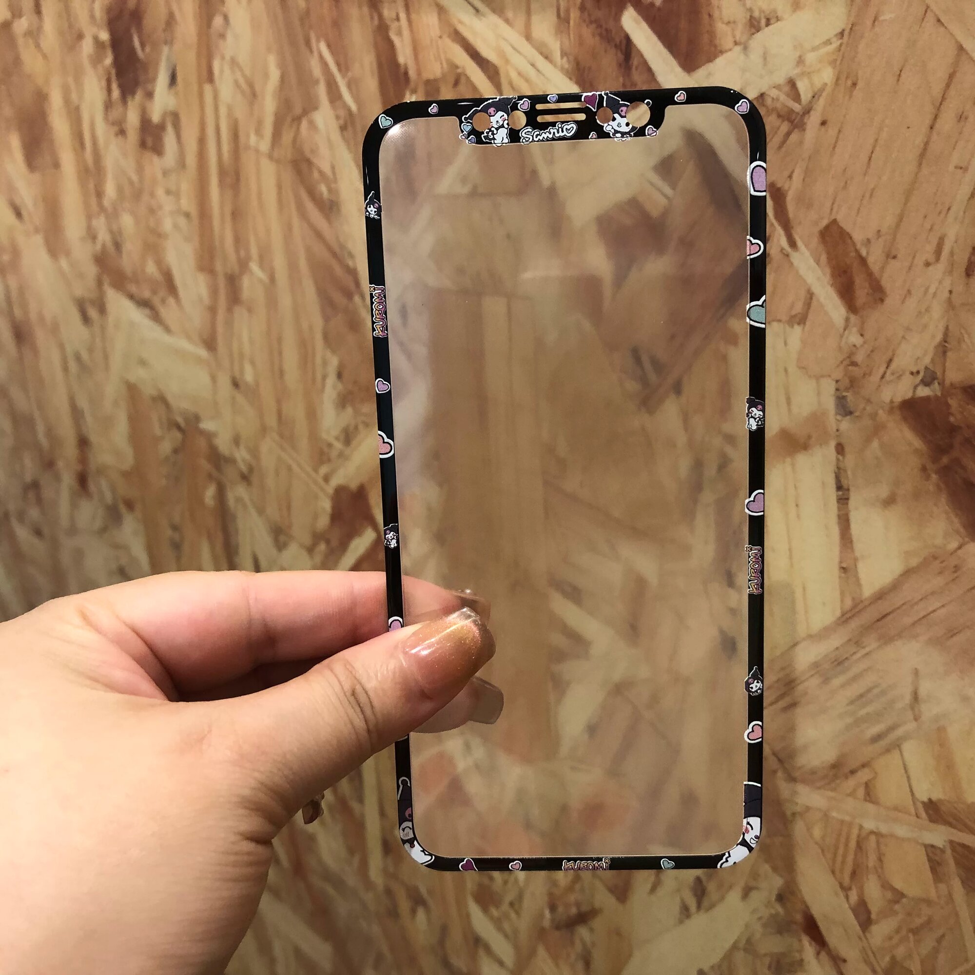 Защитное стекло для iPhone 16 Pro с черным рисунком Куломи, подходит для модели 16 Pro
