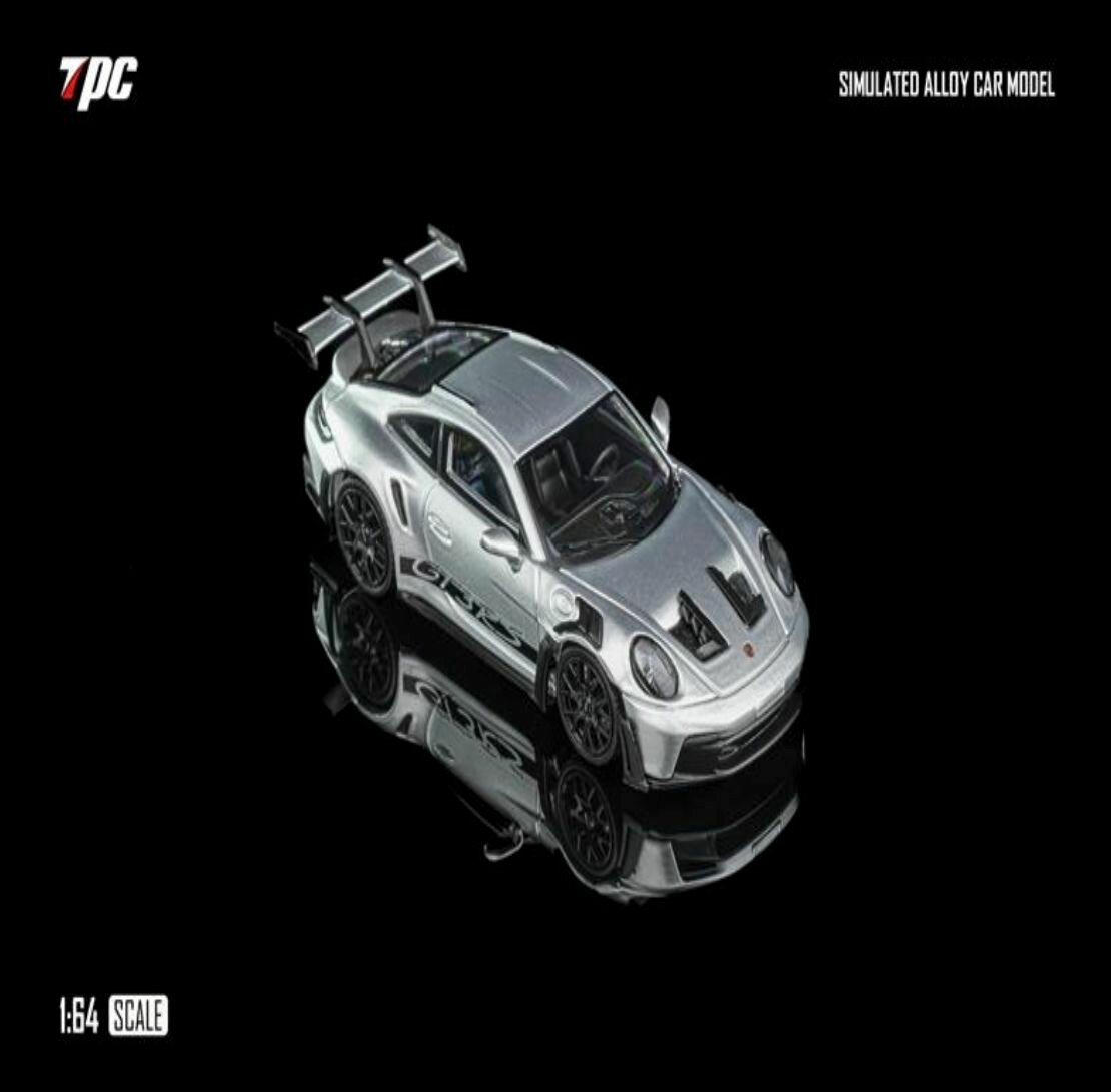 Коллекционная машинка TPC 1:64 Porsche 911 GT3 RS (992) GT Silver