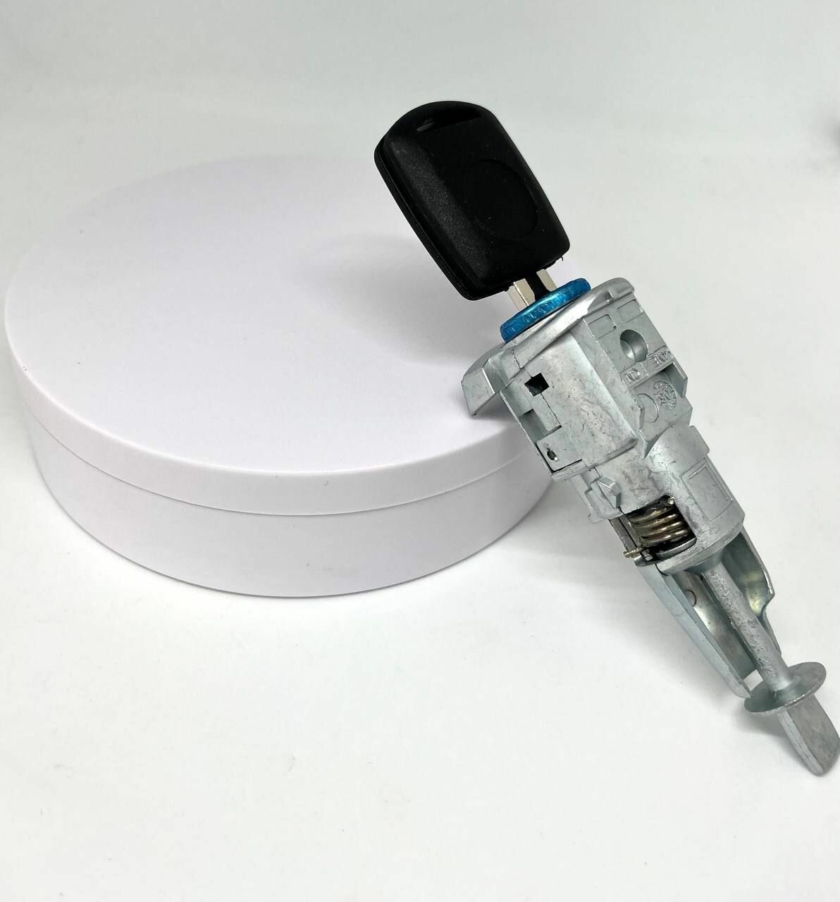 Личинка замка двери для автомобиля Skoda Octavia А5 (107837167КТ)