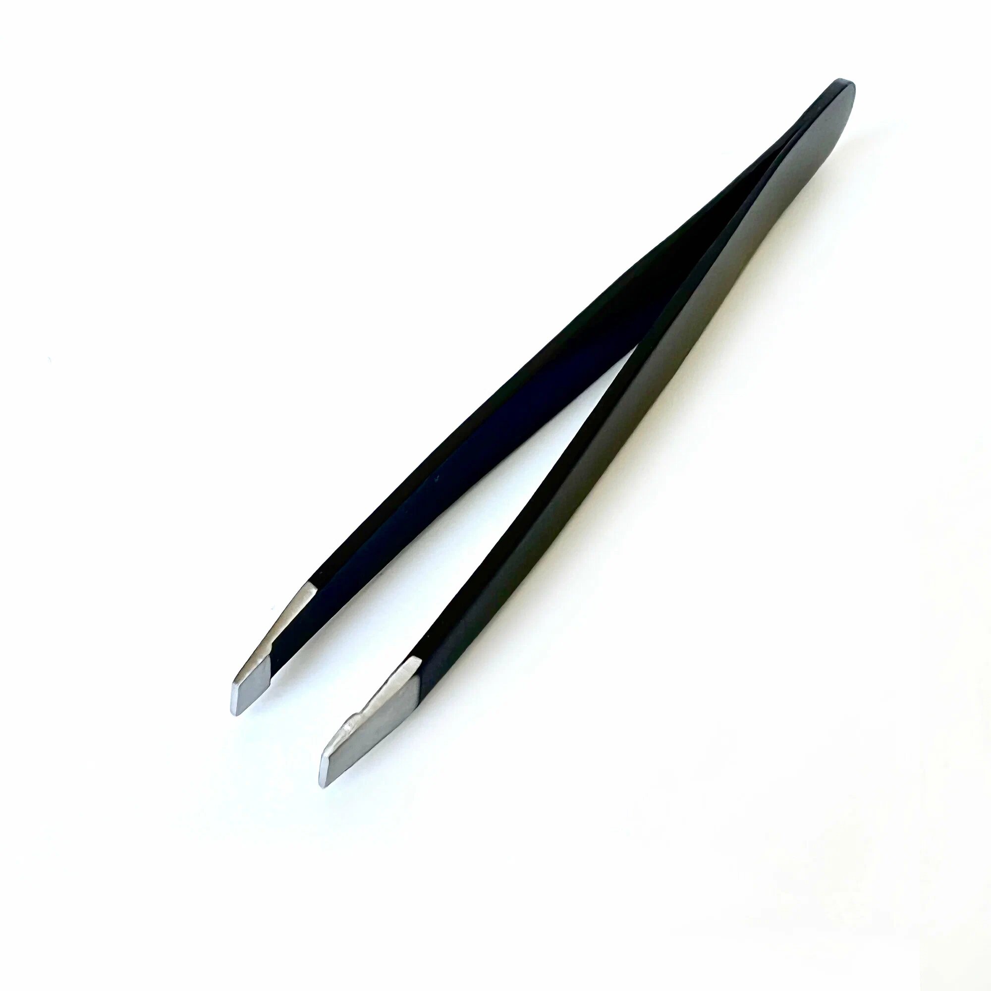 Пинцет METZGER PT-113266/B3 , для коррекции бровей , черный ,