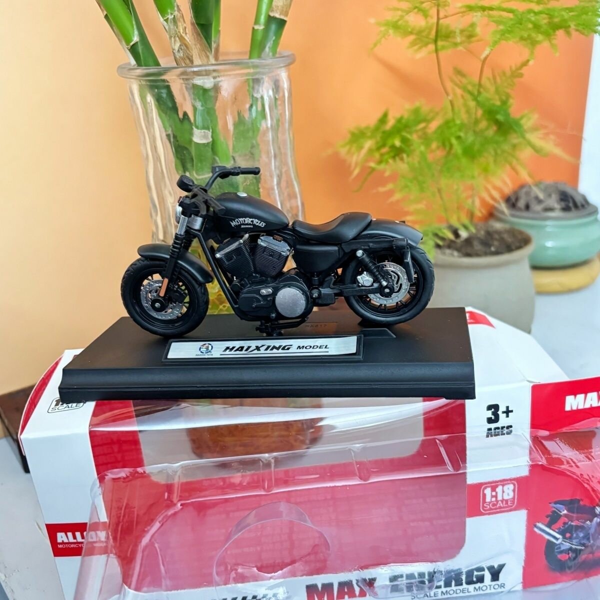 Игрушечный мотоцикл "Harley-Davidson", 1:18, 3 года, инерционный механизм, чёрный