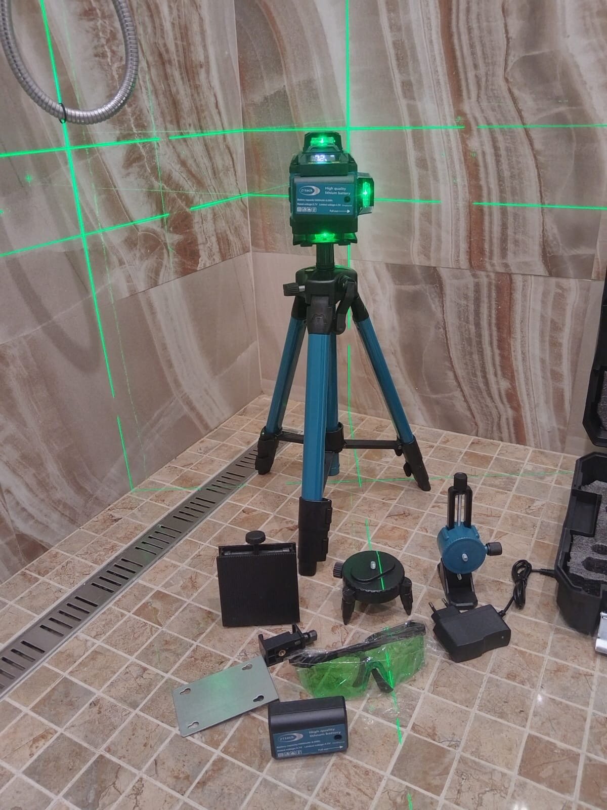 Лазерный уровень Zitech 4D 16 линий 2 аккумулятора зеленый луч без дисплея