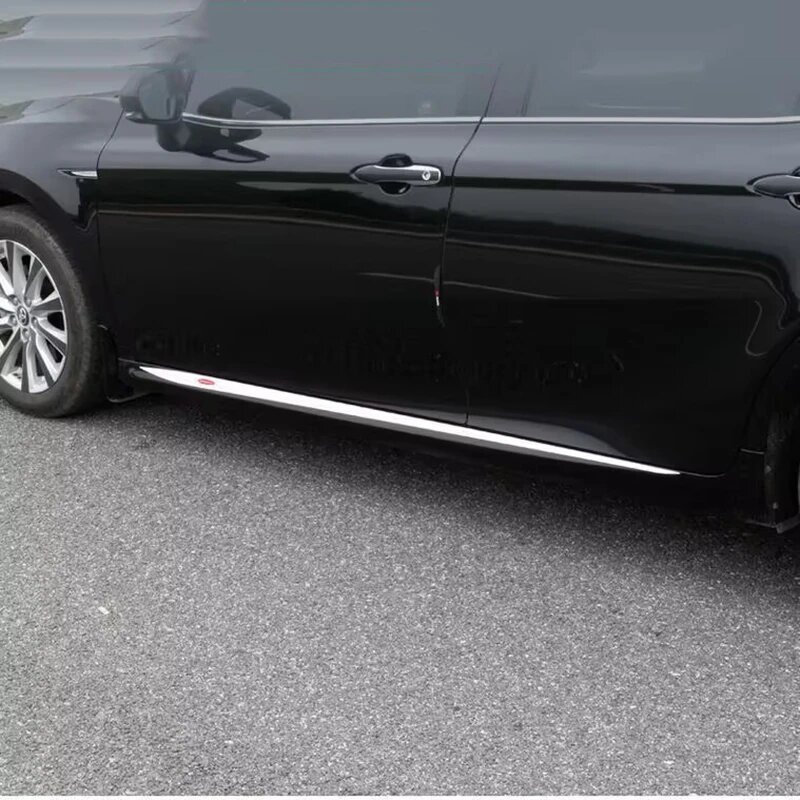 Боковая накладка на Toyota Camry SE XSE 2018-2023, Camry Black LOGO