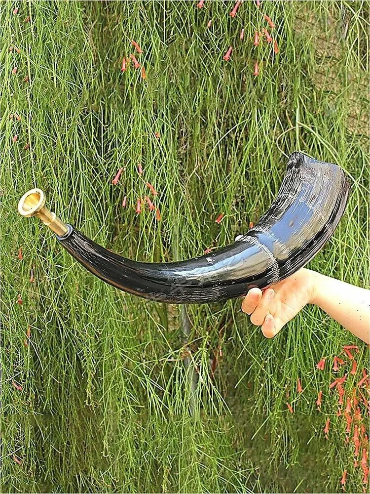 Боевой горн из черного рога яка с медным мундштуком (40-50cm)