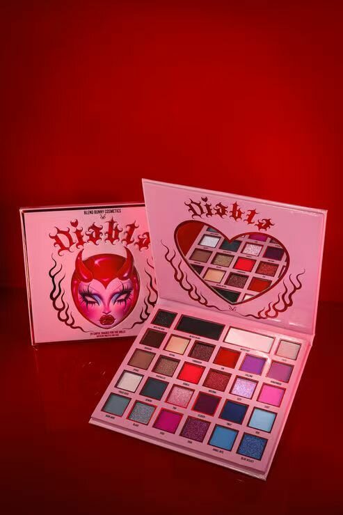 Палитра теней для век Blendbunny в коллаборации с DIABLA