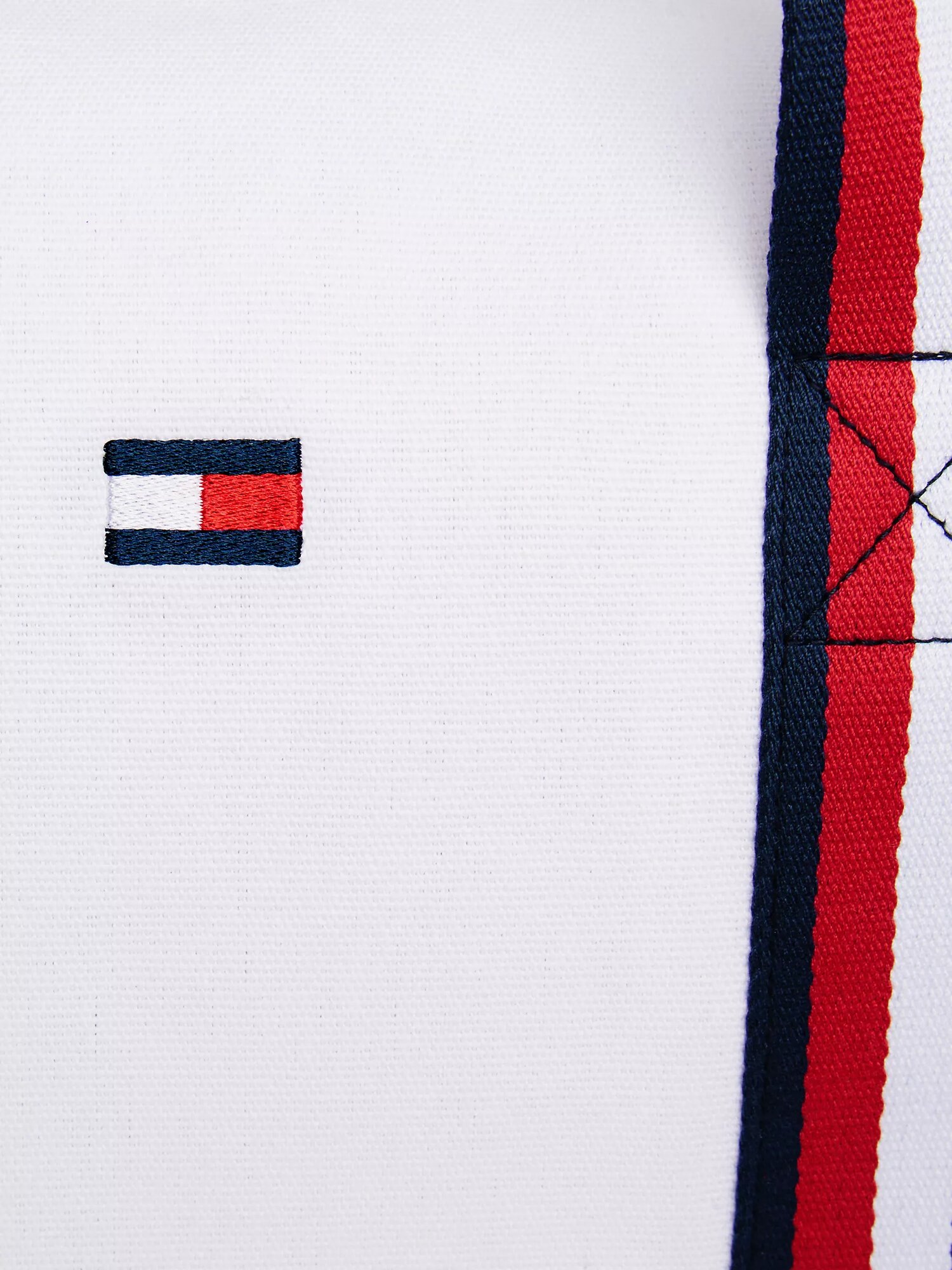 Сумка спортивная TOMMY HILFIGER, 20х30х43 см, белый, синий, красный — фото 1