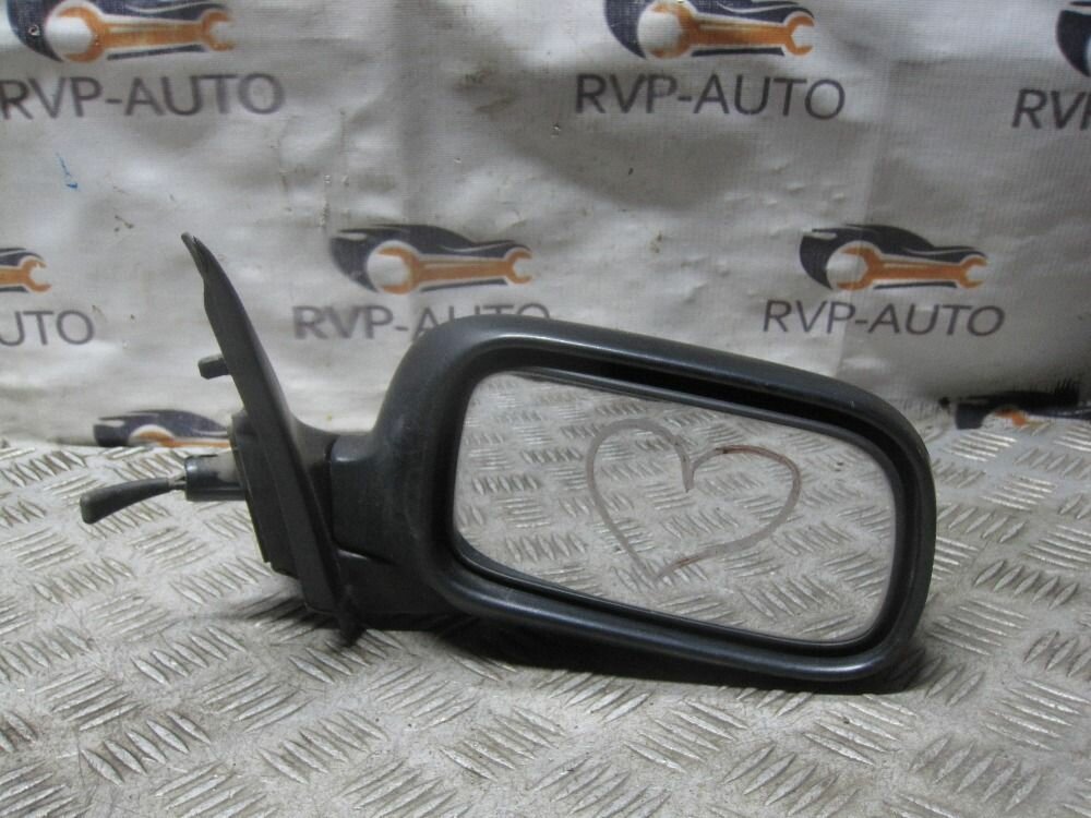 Зеркало правое Nissan Primera P10 1990-1996