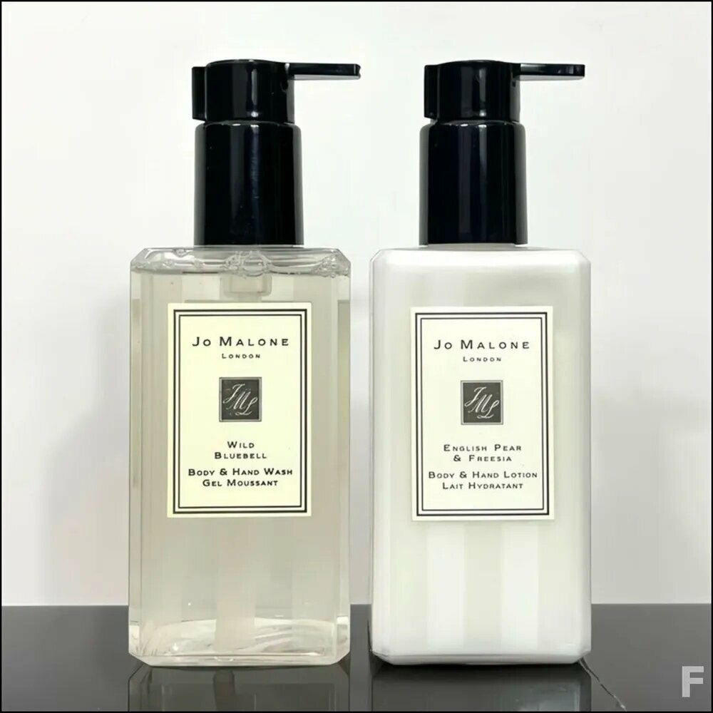 Эксклюзивный набор из двух средств Jo Malone: гель для душа и лосьон для тела по 250 мл, с устойчивым парфюмом.