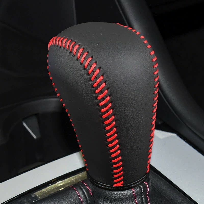 Мягкий кожаный чехол для рычага КПП Mazda CX-50 2023-2024 с красными швами для автоматической коробки передач