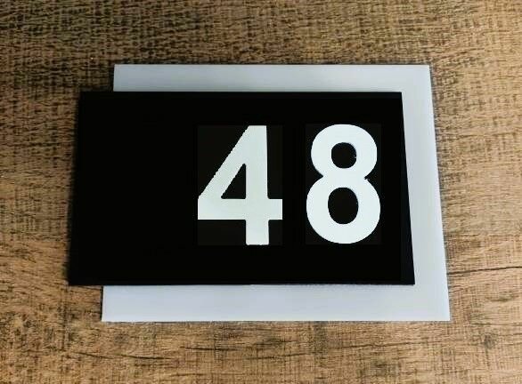 Цифры на дверь, табличка с номером черная 48