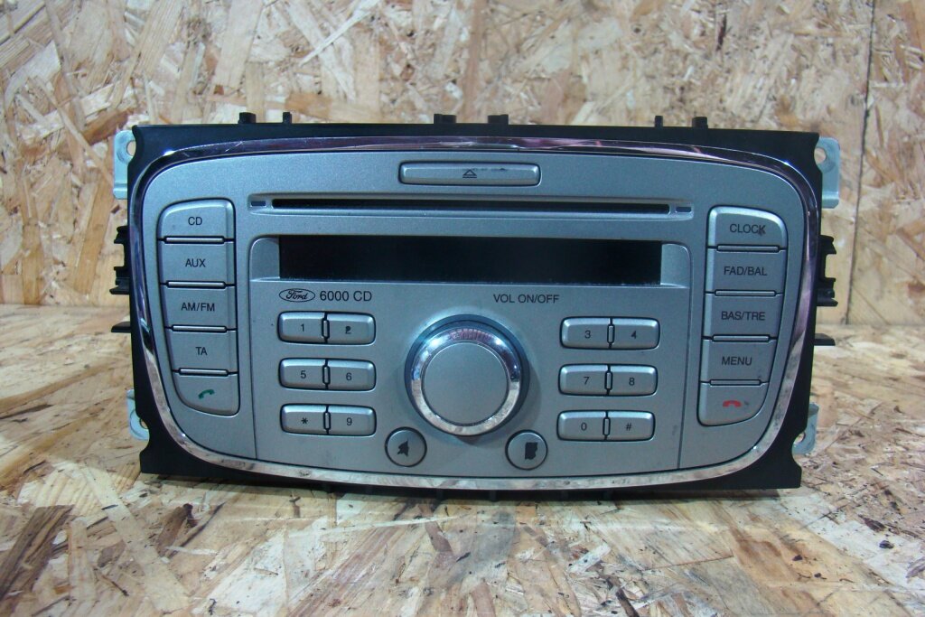 Ford Focus 2 Магнитола с кодом 1531611