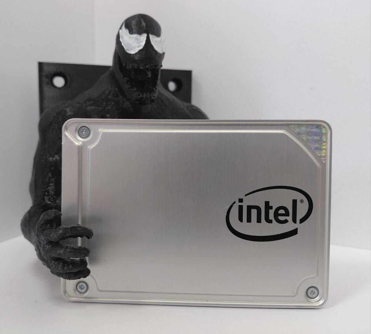 SSD-накопитель 2.5" Intel SSDSC2KW256G8 256GB