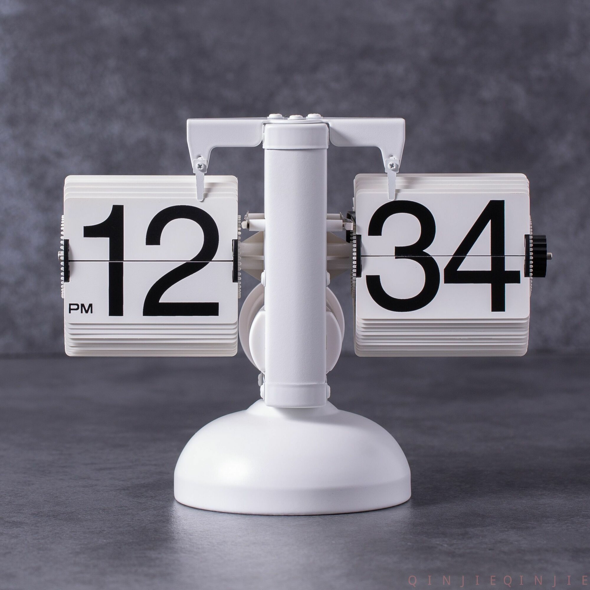 Классические перекидные часы Flip-clock, 16х21х8 см (белые)//==---