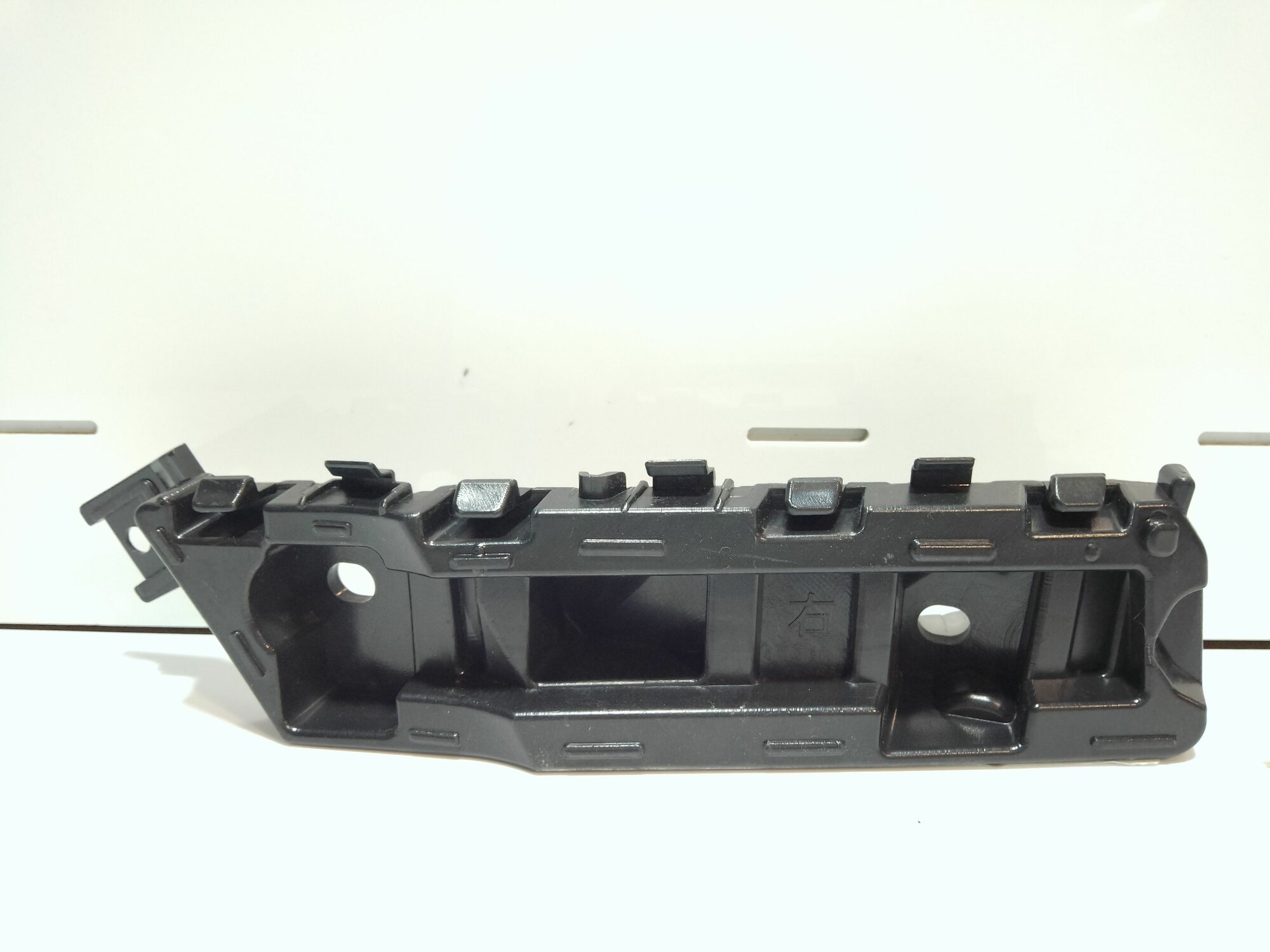 Бампера переднего кронштейн правый нижний GEELY Coolray (SX-11LA) 1,5T p№: 6010085700