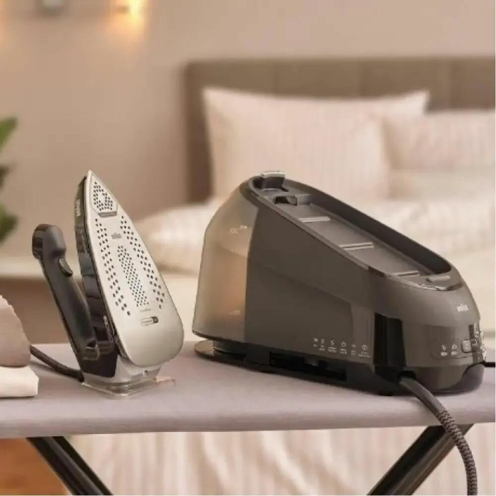 Парогенератор Braun CareStyle 5 IS5249BK черный 2400Вт
