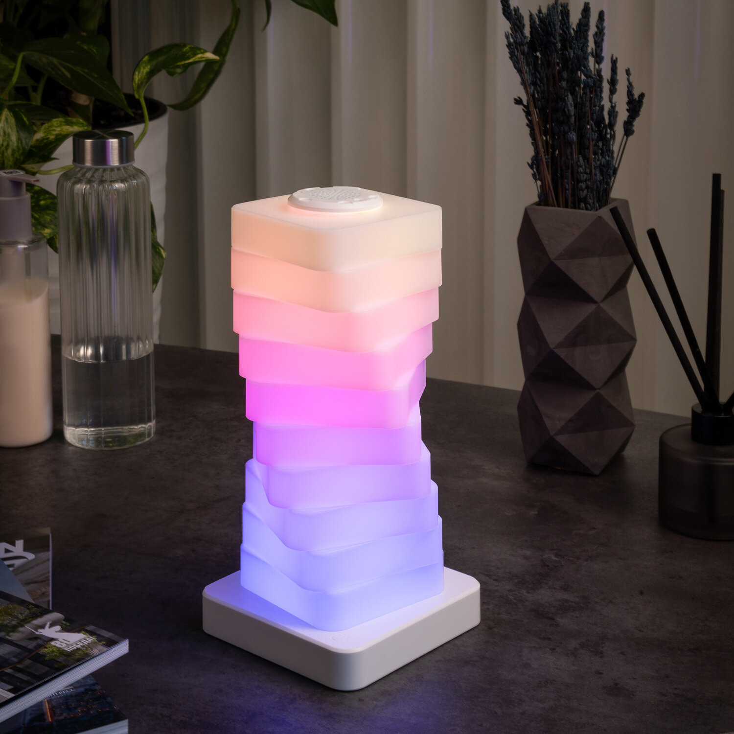 Светодиодный светильник Пирамида RGB теплый белый 11.6х11.6х23.8 см настольная лампа USB с пультом ночник в спальню NEON-NIGHT