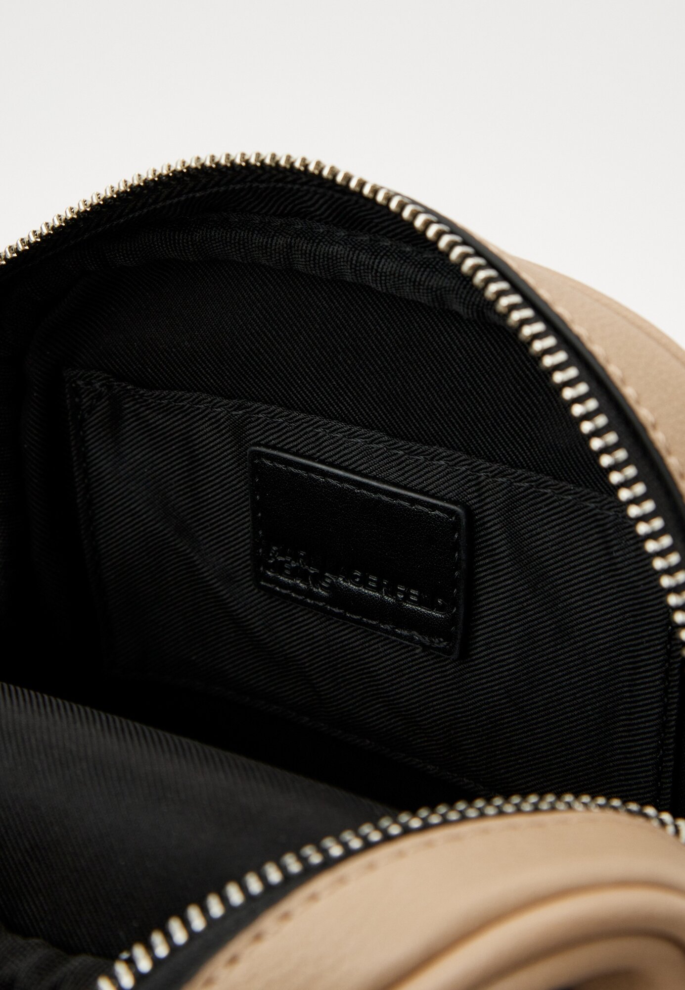 Сумка мессенджер KARL LAGERFELD JEANS KLJ BOX LOGO REPORTER BAG, фактура зернистая, бежевый — фото 1