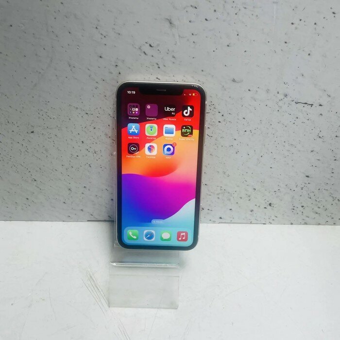 Смартфон Apple iPhone 11 4/64 Серебристый