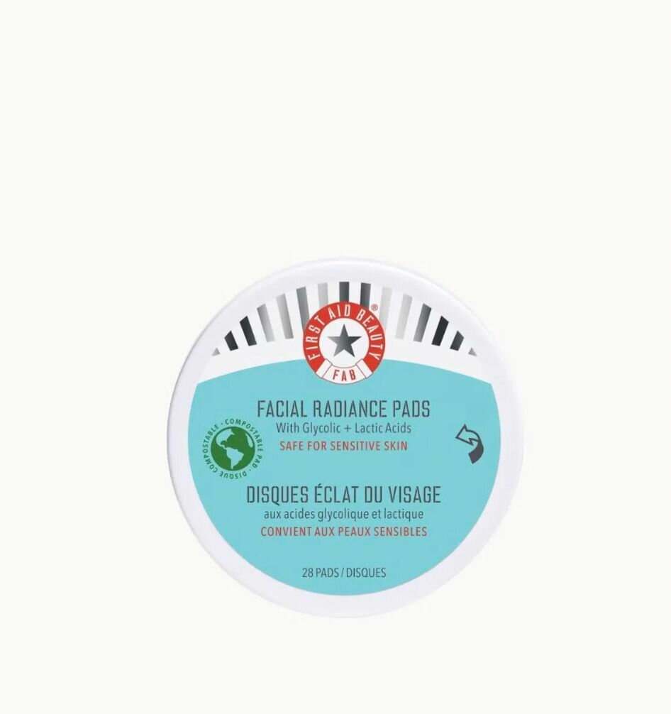 First Aid Beauty тревел формат Пилинг пэды для лица ( 28 pads ) Facial radiance pads with Glycolic and Lactic Acids